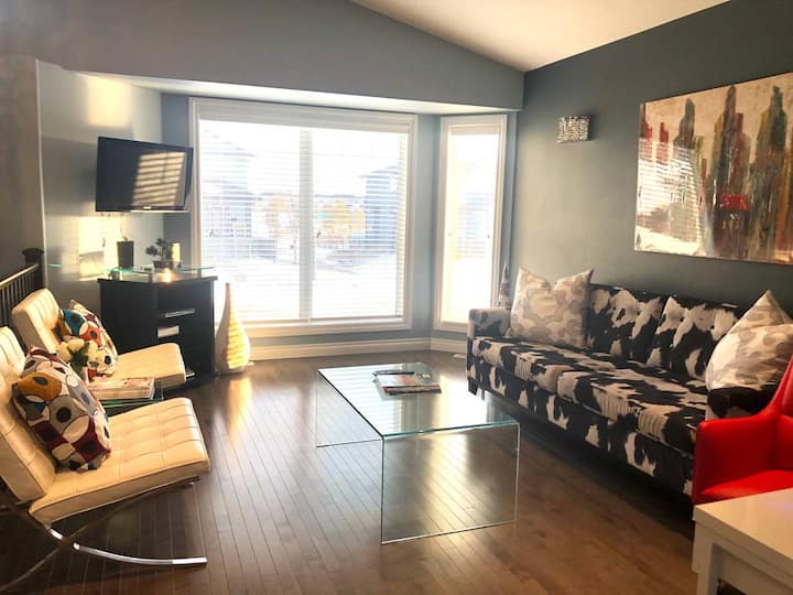 Hampton 3br 2ba Suite Near Airport - 薩斯卡通