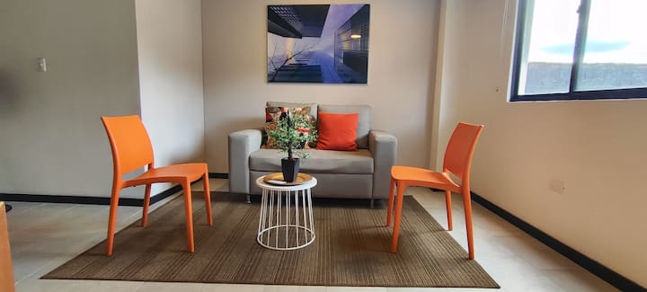 Acogedor Y Amplio Apto/ubicación Privilegiada/wifi - Medellín