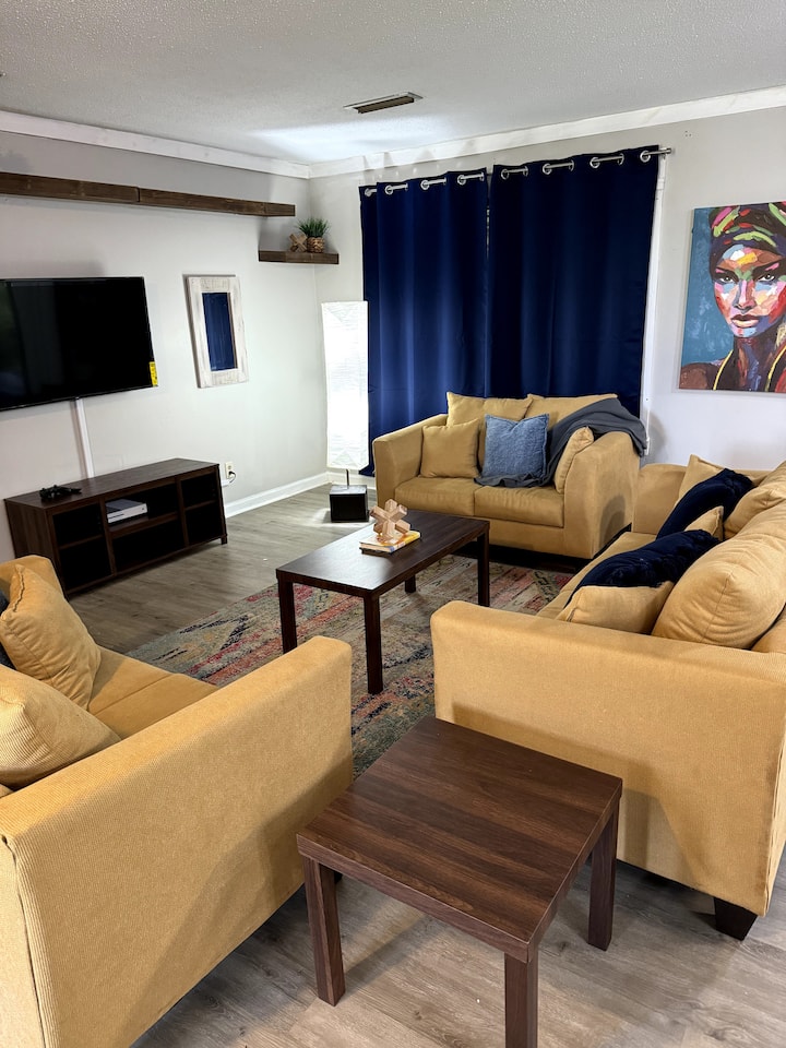 Funky, Boho Chic Dothan Home - Dothan, AL