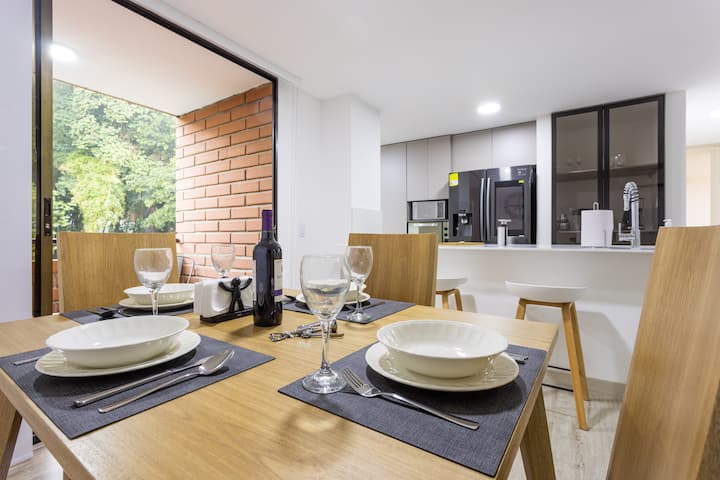 Renovated! Location! A/c! Washer/dryer! Fast Net! - Medellín