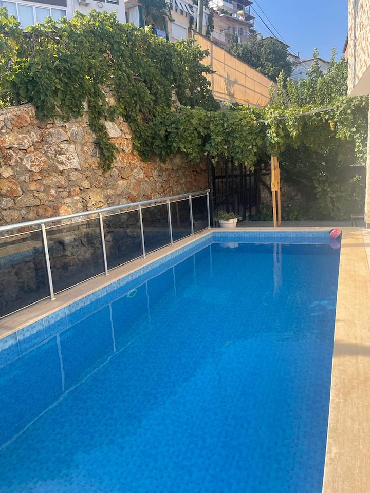 Kıralık Villa 4+1 Mustakil - Alanya