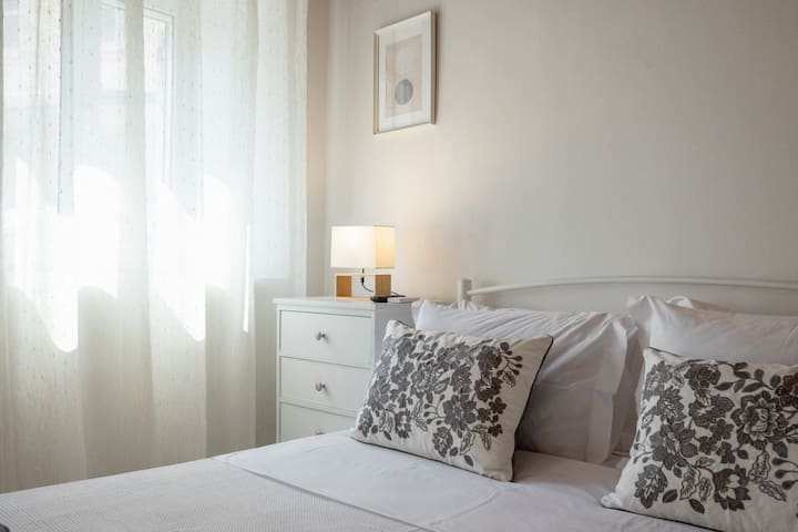 Townhall, Cozy City Apartment - Corfu