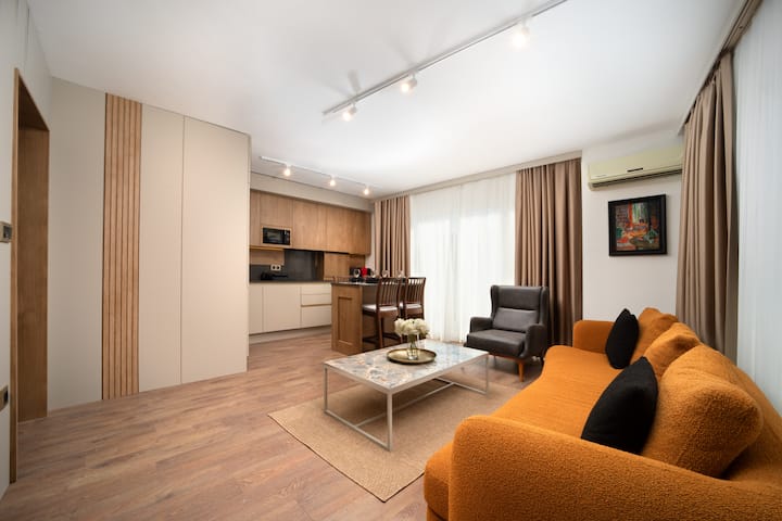 New Flat In Taksim Square With Balcony - İstanbul