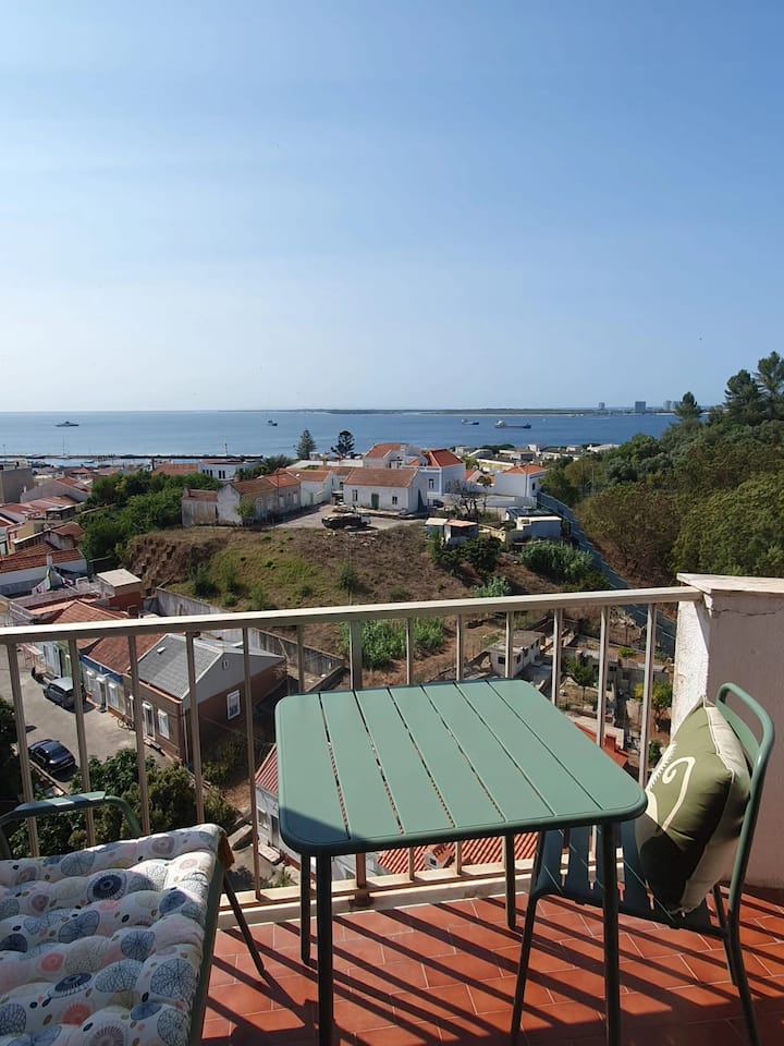 Apartment With Panoramic Views - Setúbal