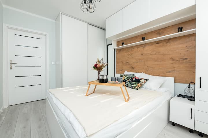 Karpia Two-bedroom Apt - 50m2, Parking, Balcony - Poznań