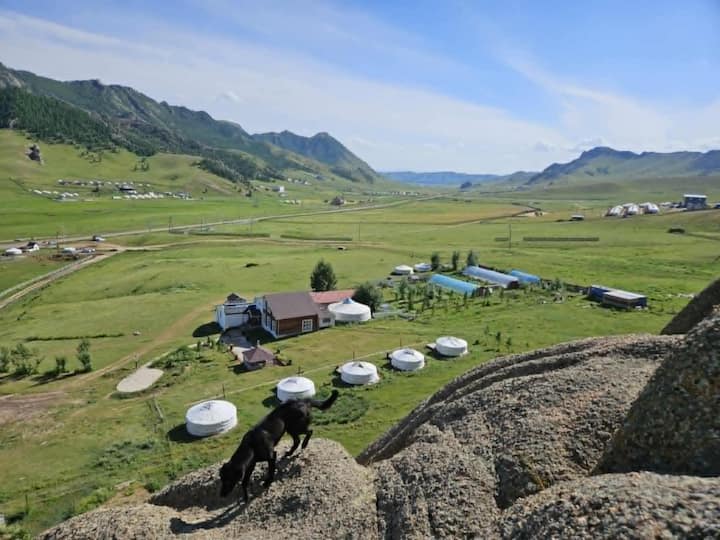 Farmhouse Retreat Yurts - Mongolia