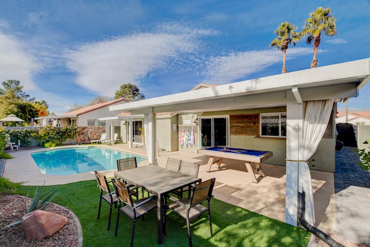 6br Paradise W/ Pool, Pool Table | Lux Retreat - North Las Vegas, NV