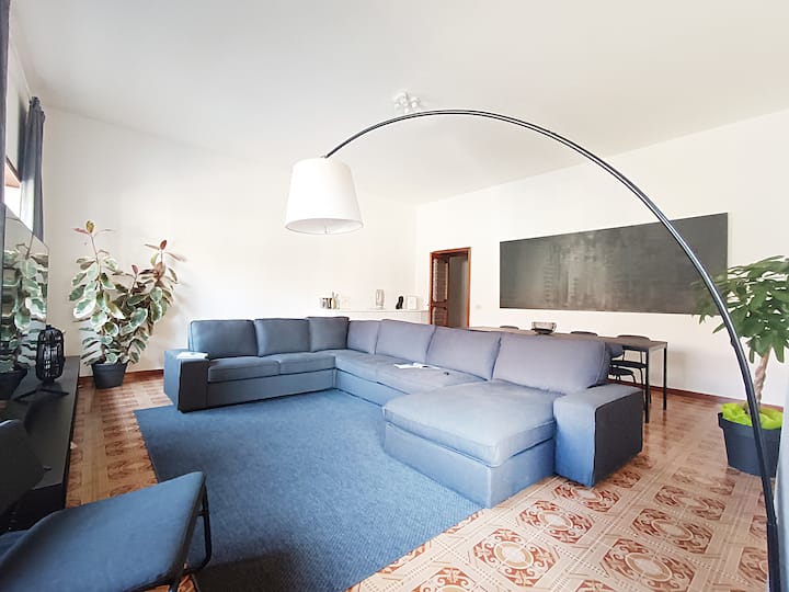 Spacious Family & Group Getaway - Olbia