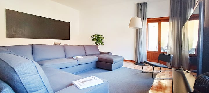 Spacious Family & Group Getaway - Olbia