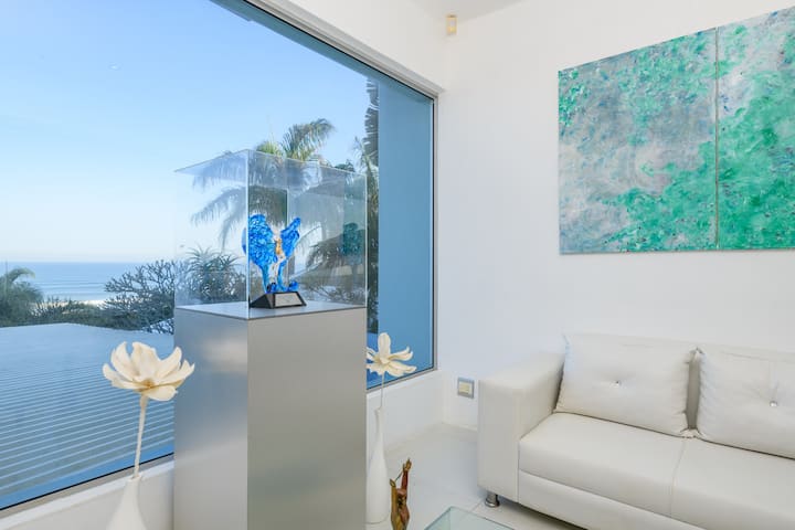 Days At Sea Beach Lodge:
Inyoni - Port Edward