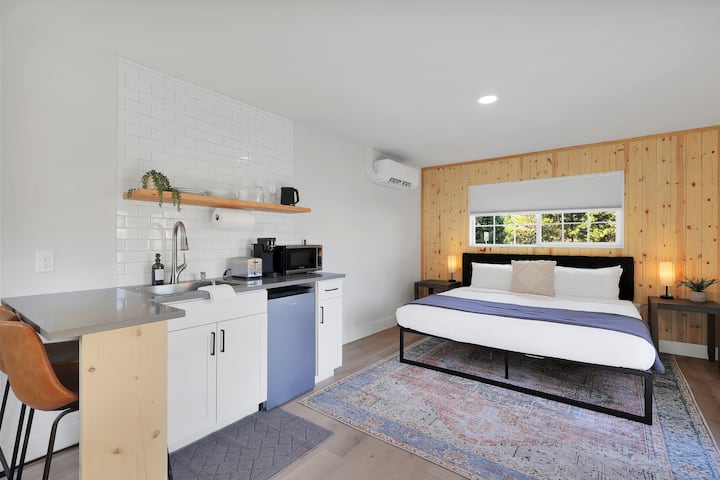 Shasta View Lodge | Cabin 8 - McCloud, CA