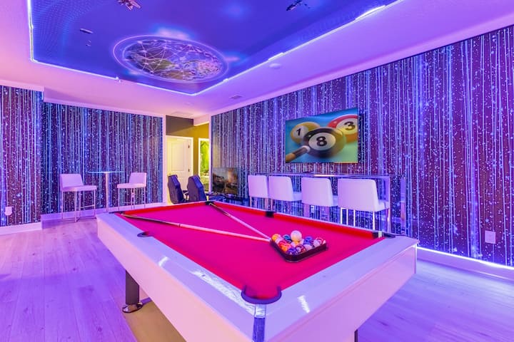 15br Mins 2 Universal Studios! Mega Pool Mansion! - Orlando