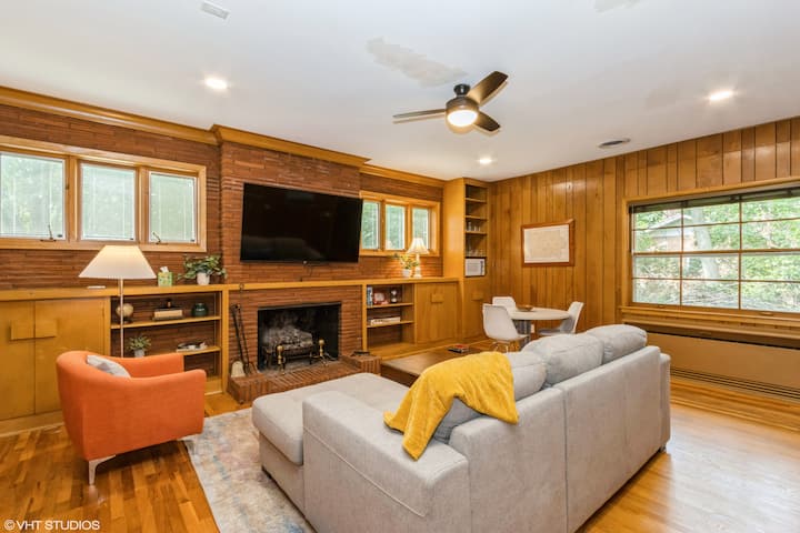 Private Guest Suite – Near Uihc, Kinnick & Campus - Iowa City, IA