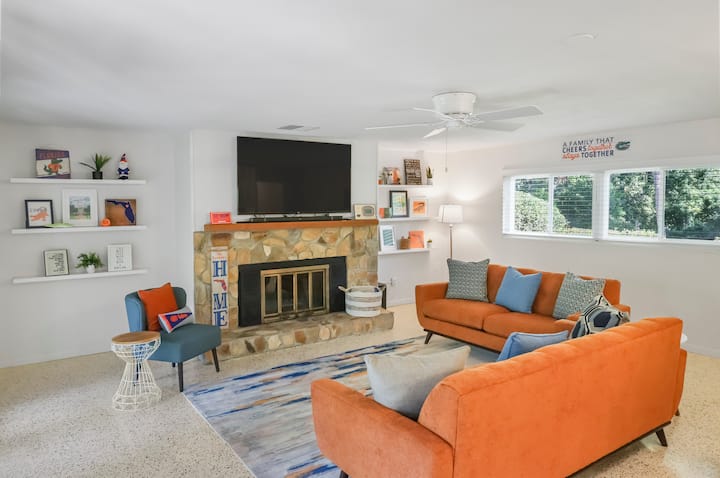 Classy, Mid-century Gnv Home W/ Carport! - Gainesville, FL