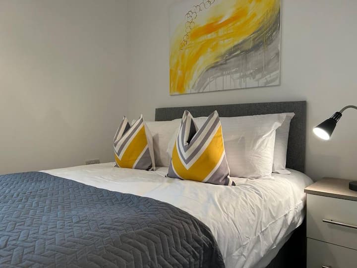 Modern 1 Bedroom Apartment - Kirkcaldy