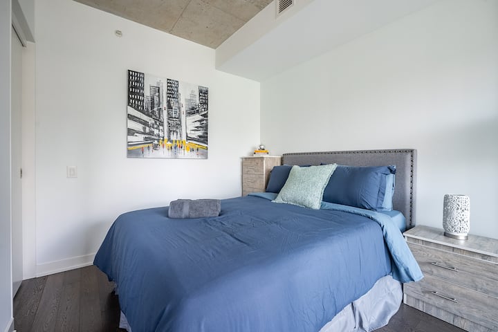 Modern 1br In Trendy King West • Walk Everywhere - Toronto