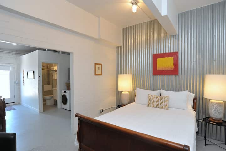 Modern/urban/downtown Loft - Unit B - Tucson
