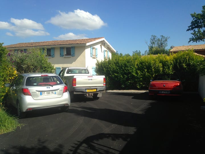 Clématite 3*
Partie De Maison
Pour 4 à 6 Personnes - Royan