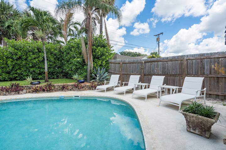 Palm Beach Paradise #833 - Jupiter