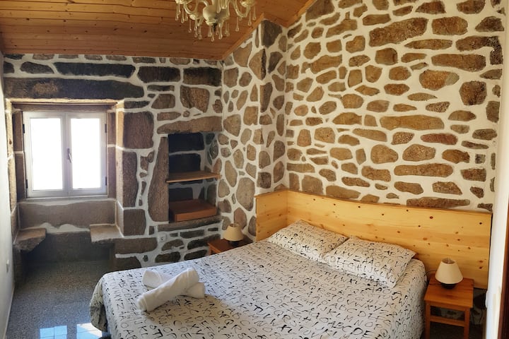 Acolhedora Casa De Pedra - Mêda