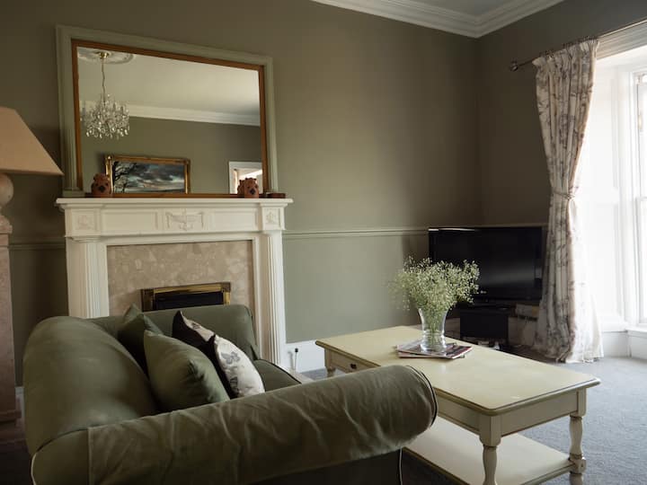 Beachfront Georgian Apartment In Tenby - Tenby