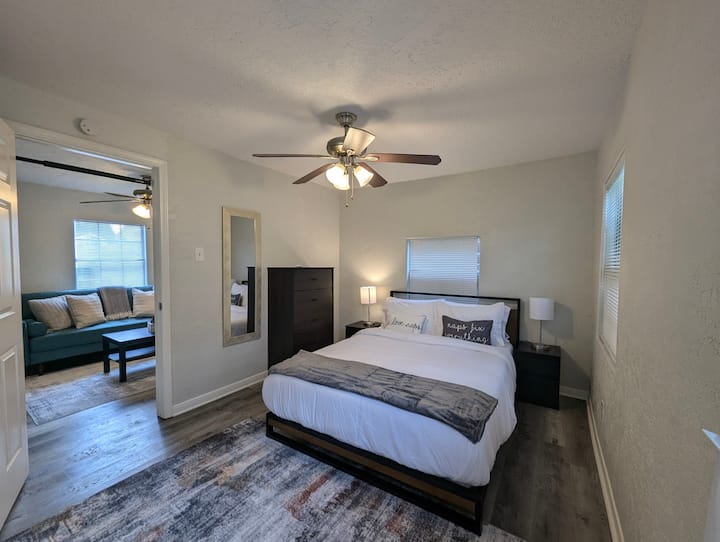 Great For Traveling Workers - Houston, TX