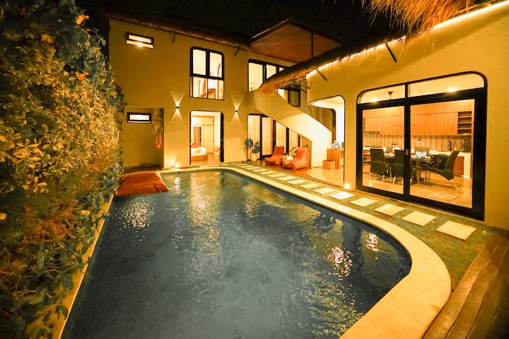 Villa Raaadha | 3br Villa In Center Seminyak - Kuta