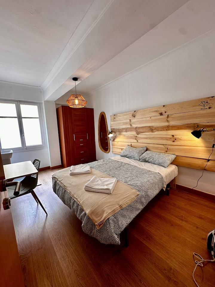 Habitación Doble Con Baño Compartido - Burgos