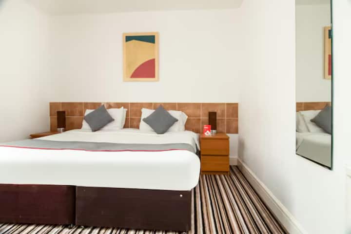 Standard Double Room - Cardiff