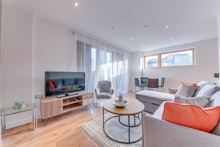 Elegant Shire House Apartment: Sleeps 5 - Sheffield