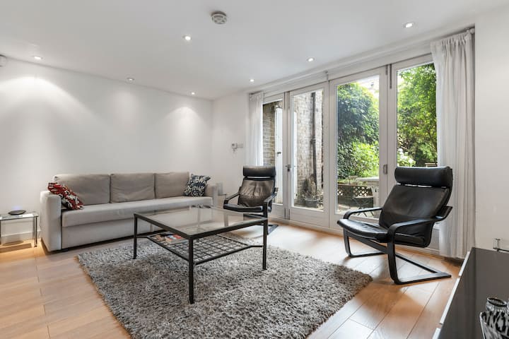 Impeccable Chelsea 1 Bedroom Apartment - London