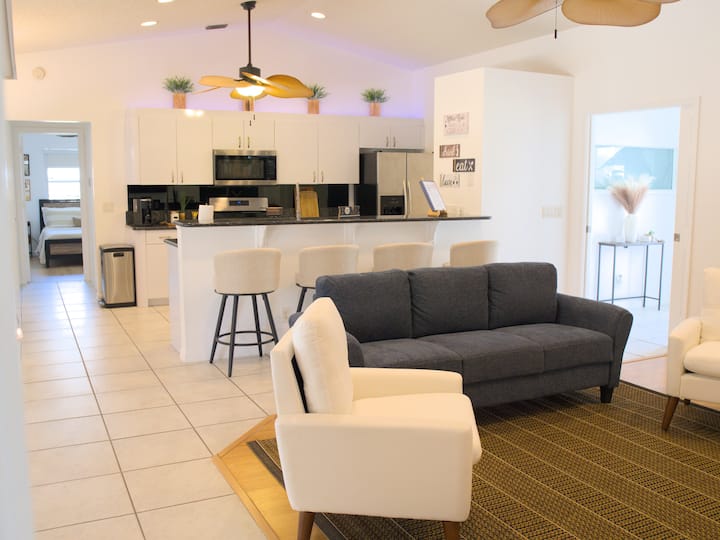 "Cozy Retreat W/beautiful  Pool - Port St. Lucie, FL