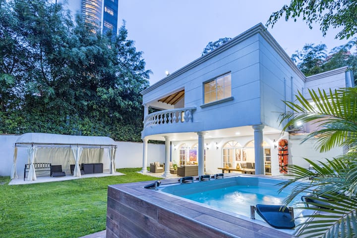 Villa In Poblado With Jacuzzi 5 Min From Park - コロンビー メデジン