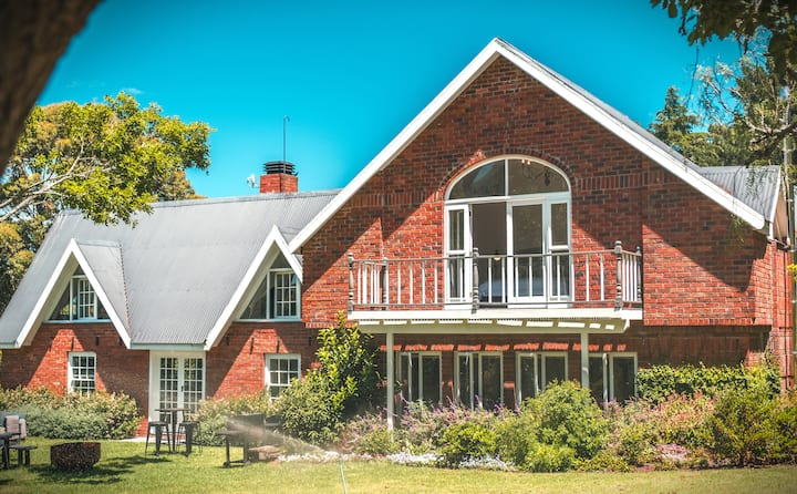 The Grange (Luxury Self-catering) 

Sleeps 6 - Hermanus