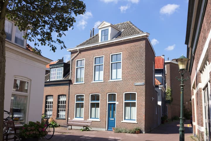 Dutch Cottage By The Sea - The Hague