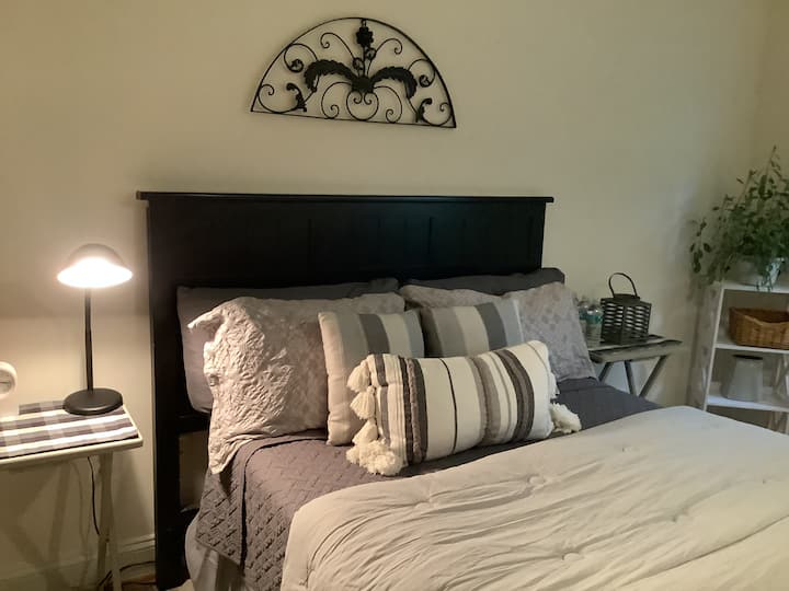 Suite At Shaker Grove - Great Falls, VA