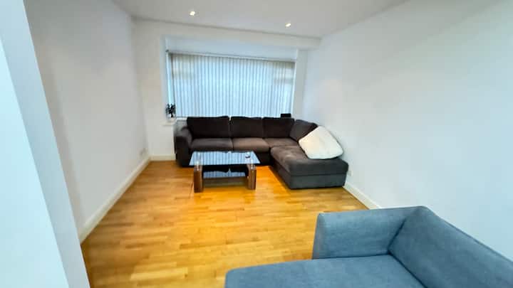 3 Bedroom Extended House - Ilford