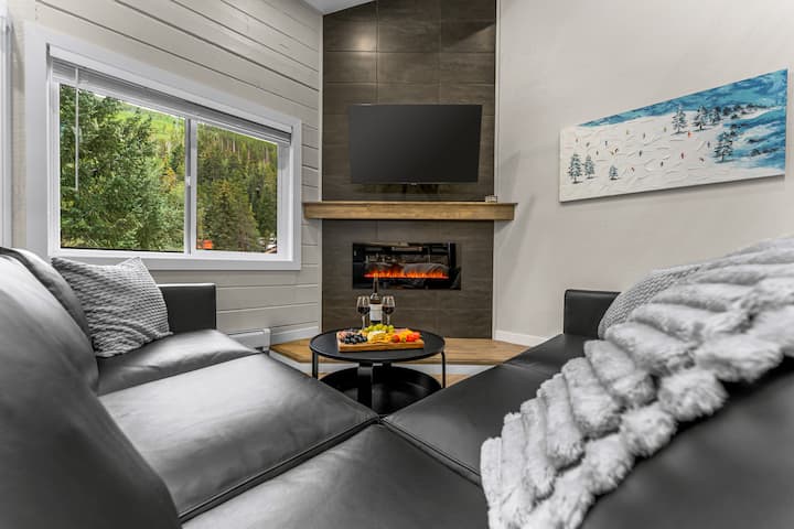 Vail Luxury Condo•ski Shuttle Steps Away•sleeps 8 - Vail, CO