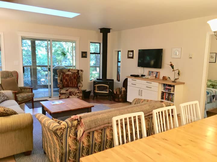 Homesite Cottage - Sunshine Coast Regional District, BC, Canada