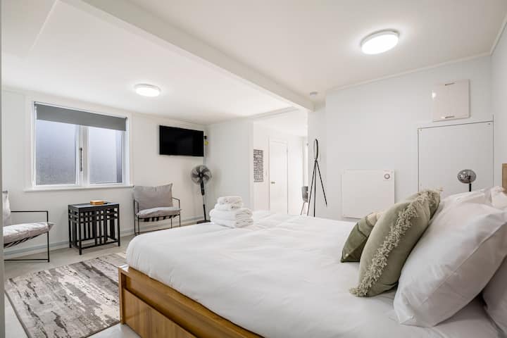Riches Stay And Sleep Unit With Wi-fi And Parking - Auckland