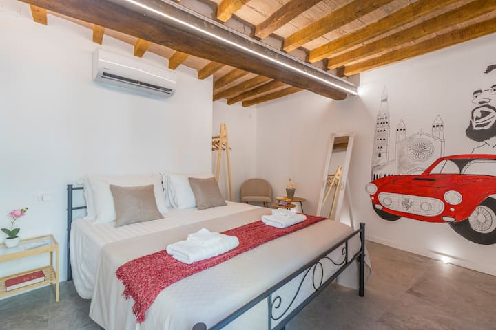 Modena's Graffiti House | In The Heart Of Movida - Modena