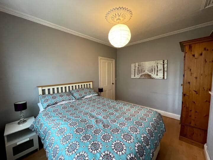Claude 4 Bedroom House - Bath