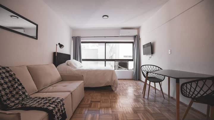 Comodo Monoambiente En Cordón - Montevideo