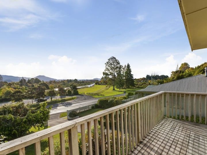 The Lake House - Tūrangi