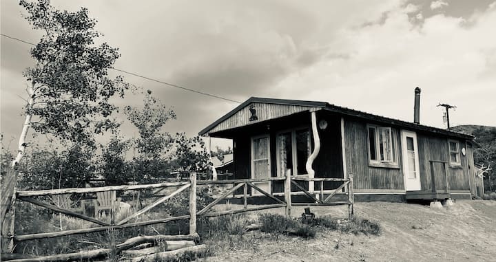 Aspen Hut Guest Cabin - Atlantic City, WY