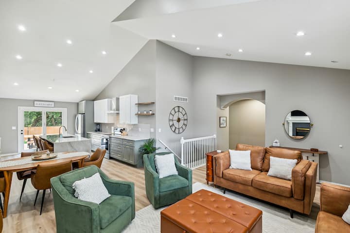 Spacious Family-ready Newly Renovated Wichita Gem - Santa Fe Lake, Augusta