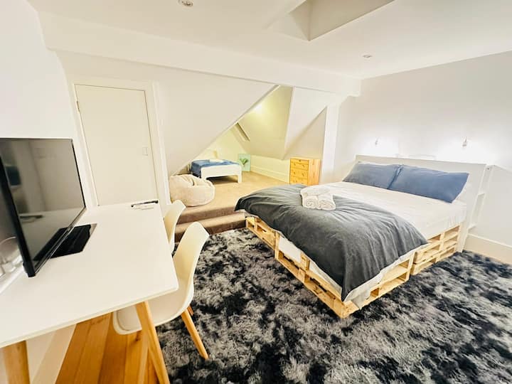 Comfy Room Near City W/ Air Cond. And Mini Fridge - Camperdown