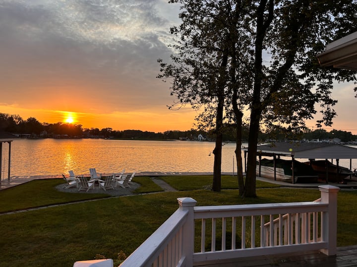 Stunning Waterfront Lake House! - Indian Lake, OH