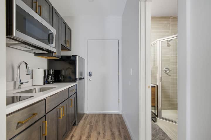 Modern Oasis Suite - Washington Heights, NY
