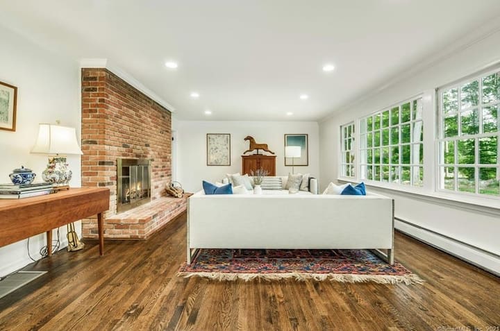 Spacious Quiet Westport Retreat - Weston, CT